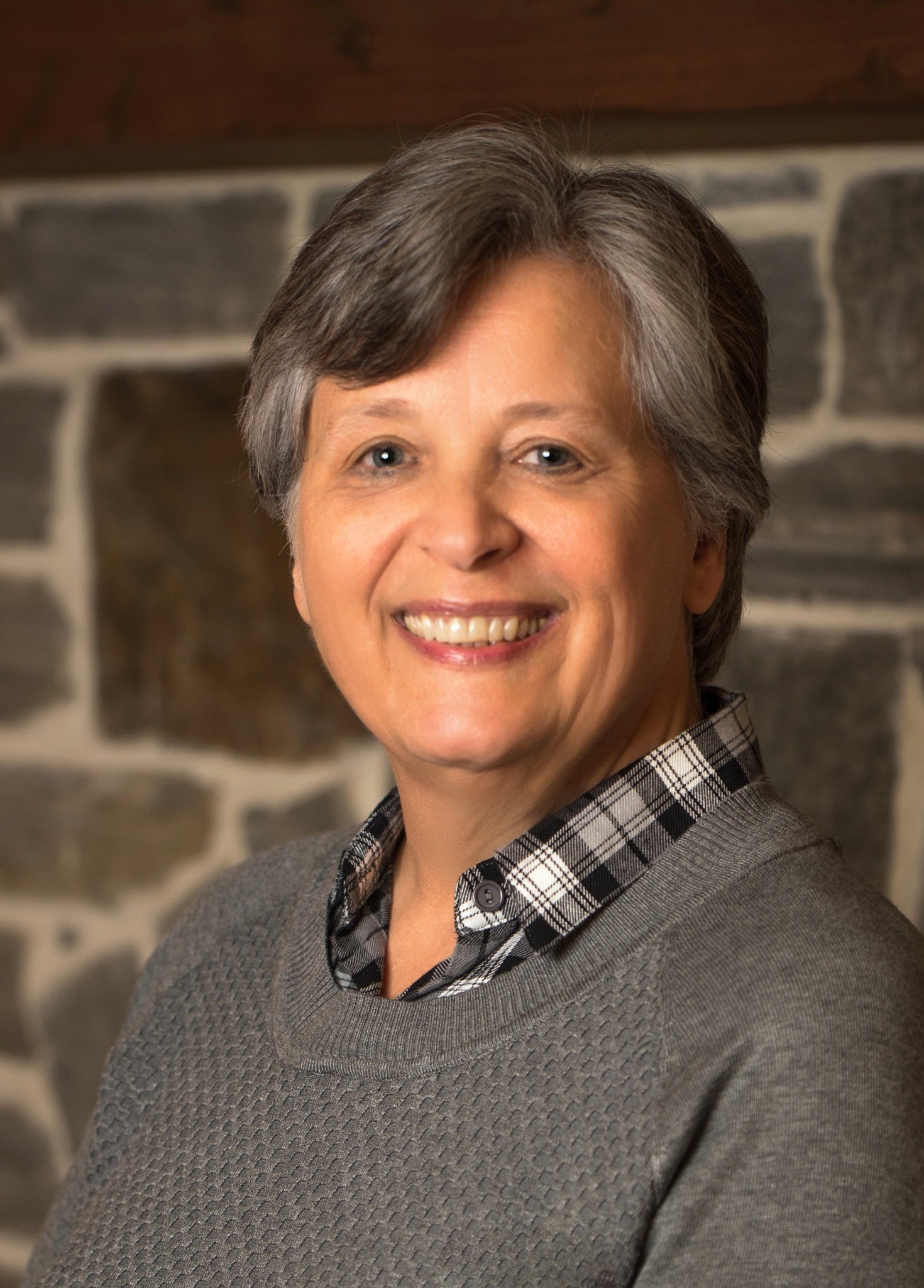 Anne Farnum – Pack Your Baggage, Honey, We're Moving to Paris!